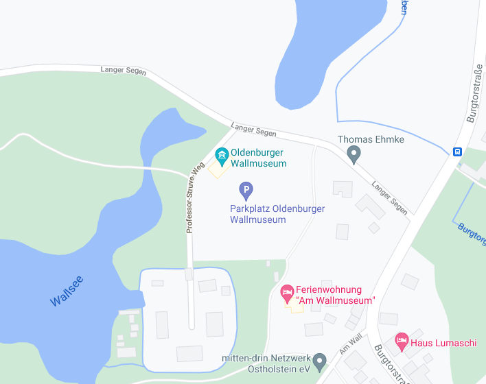 Oldenburg in Holstein: Parkplatz Wallmuseum: SH-Tourismus